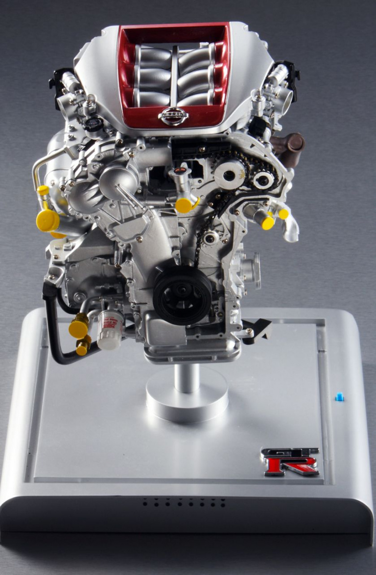 GT-R ENGINE_02 画像｜わかりますか? ホントのGT-R用エンジン音は??? | clicccar.com