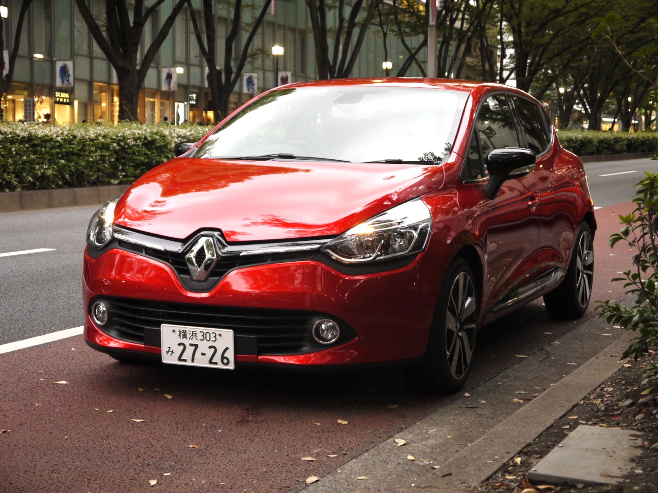 renault_lutecia 画像｜「2013年三大ニュース」の1位はダントツであのクルマ | clicccar.com