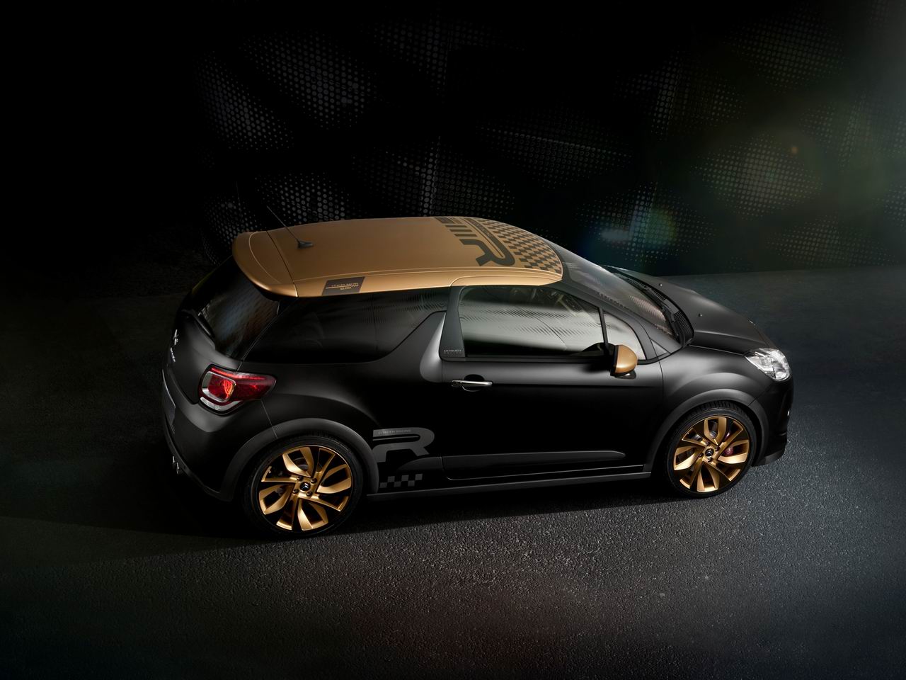 120204_DS3R_GM_top 画像｜ゴールドの輝き! シトロエン「DS3 Racing MAT GOLD」は価格380万円、限定20台 ...