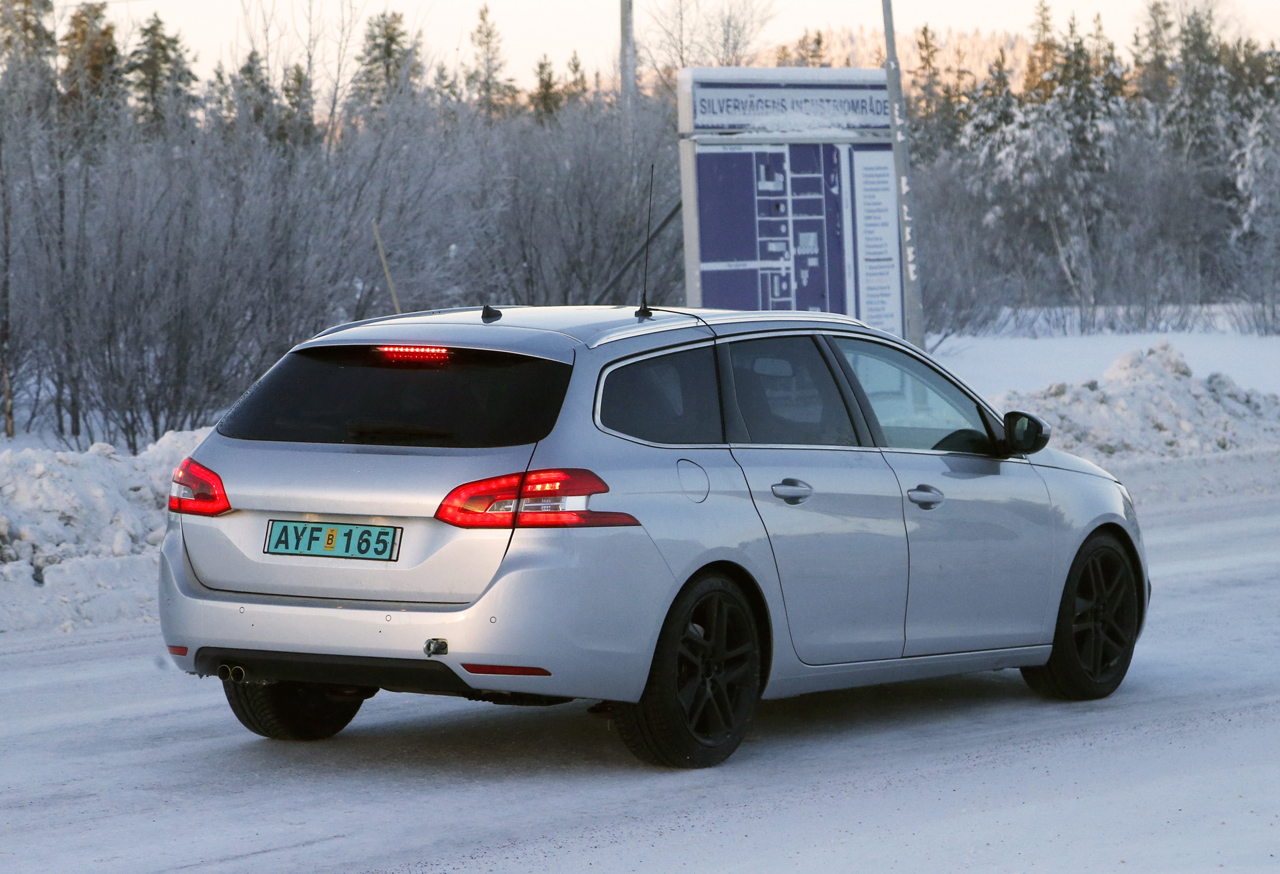 Peugeot 308 SW GTI 7 画像｜220馬力のプジョー308SW GTIをスクープ! | clicccar.com