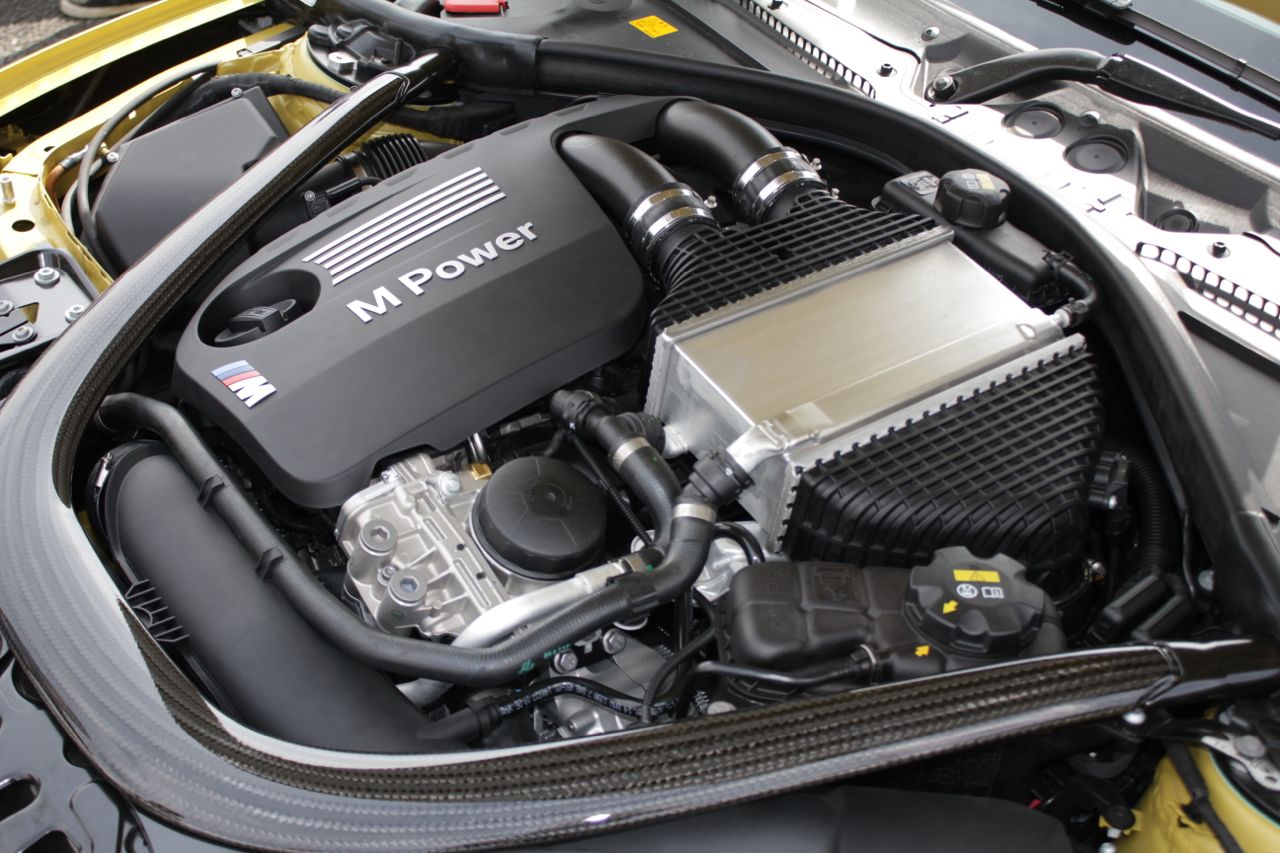 BMW M4_18 画像｜BMW M4 クーペ 日本初公開 | clicccar.com