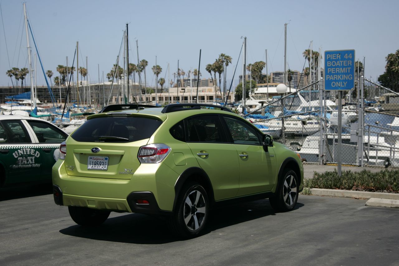 SUBARU VX Hybrid in CA_114 画像｜スバルXVハイブリッド画像ギャラリー ─ アーバンで映えるトレッキングシューズ ...