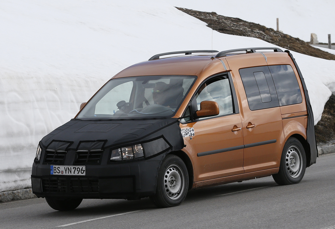 VW Caddy 3 画像｜日本で売ってほしい! VWキャディのインパネをスクープ撮! | clicccar.com