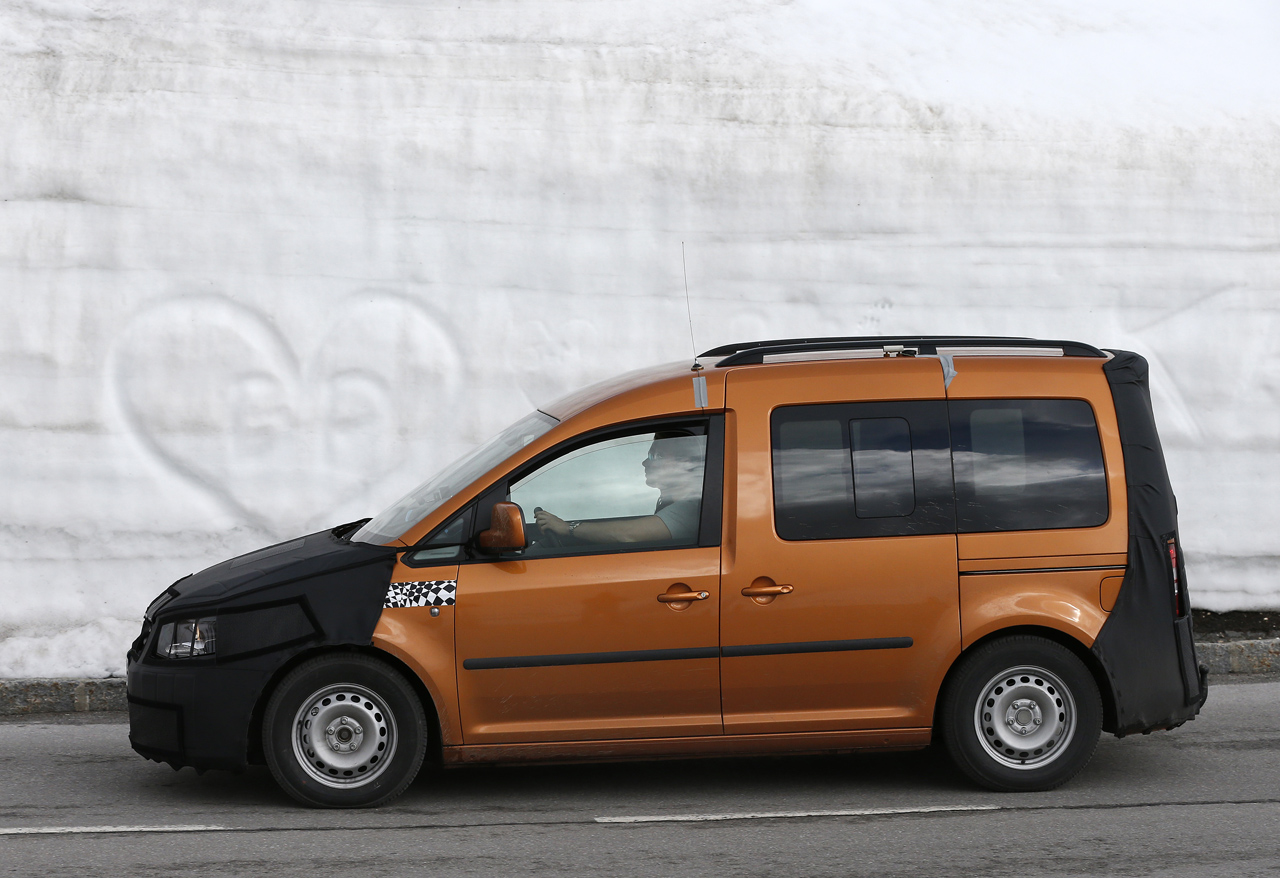 VW Caddy 3 画像｜日本で売ってほしい! VWキャディのインパネをスクープ撮! | clicccar.com