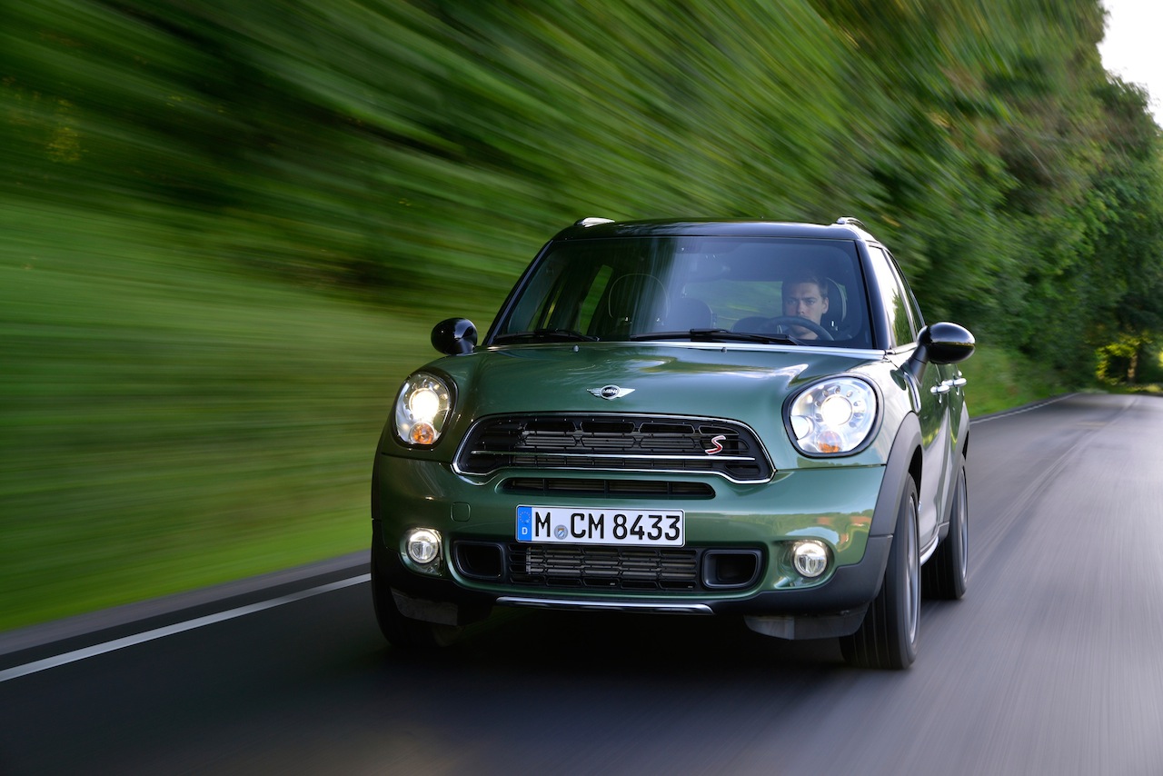MINI_Cooper_Crossover_05 画像｜BMW「MINIクロスオーバー」─ ミニの四駆はボリューム感と力強さを感じさせる ...