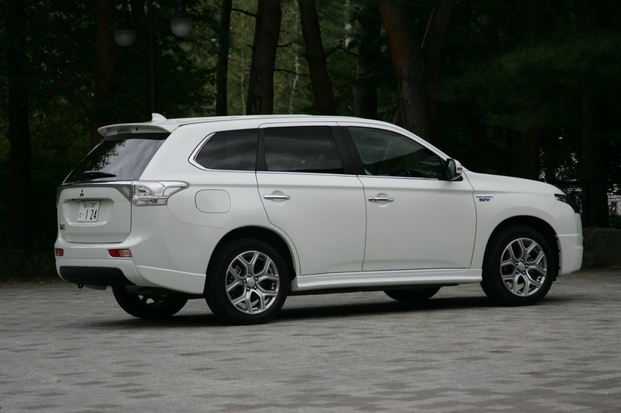 PHEV_36 画像｜アウトランダーPHEVが日本や欧州で売れてる11の理由【前編】 | clicccar.com