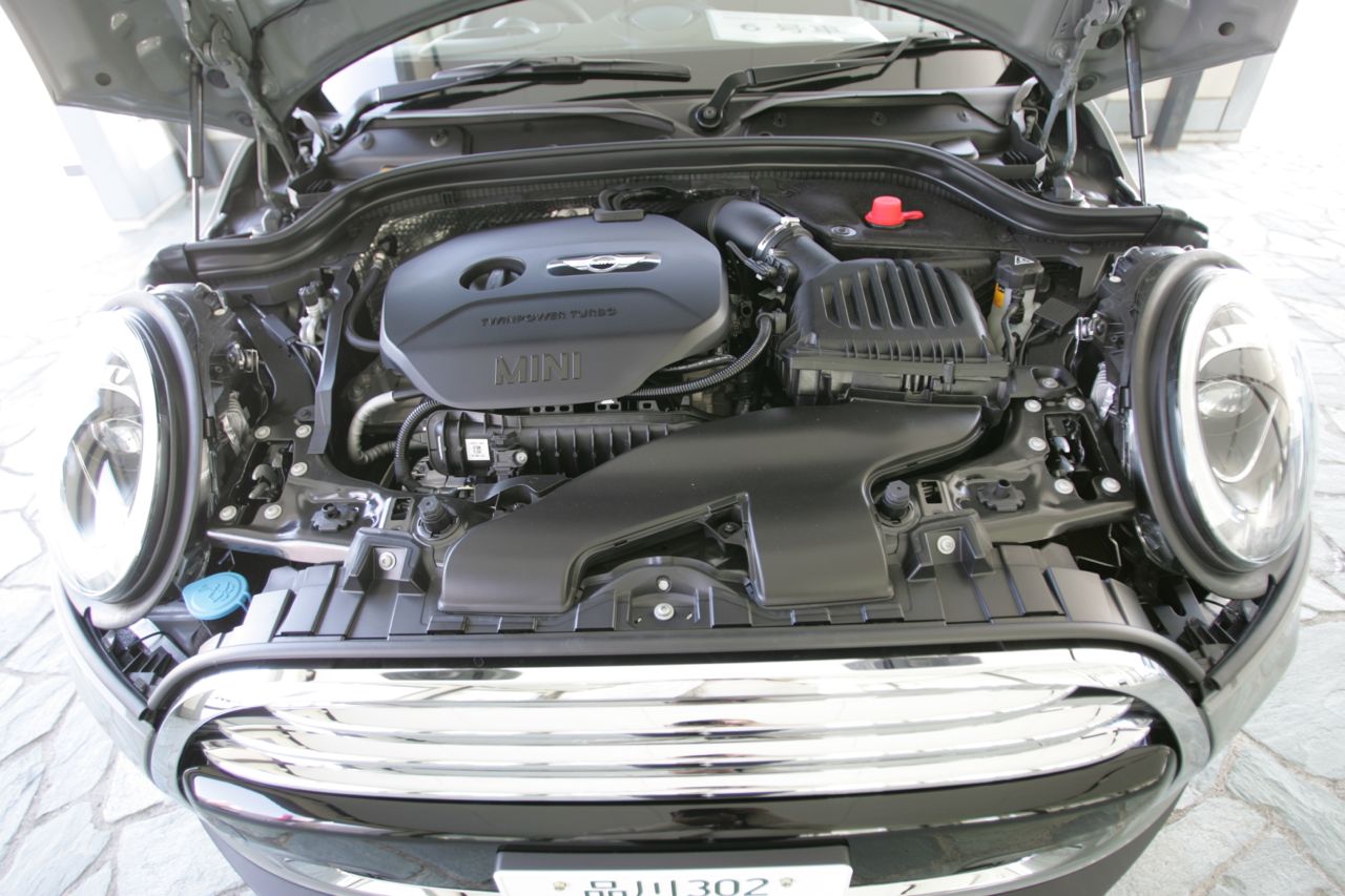 MINI_5DOORS_15 画像｜MINI 5ドアはやっぱりミニなのか？ | clicccar.com