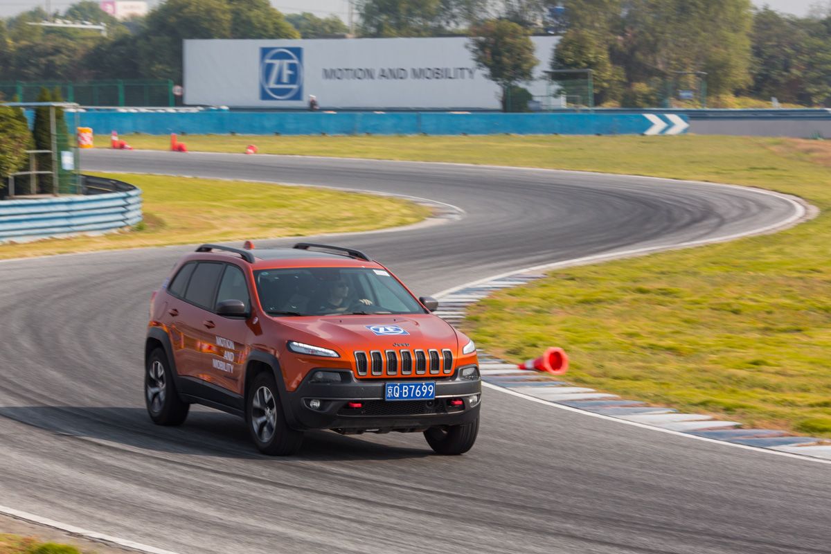 ZF_30 画像｜【ZF試乗】変速機でクルマを選ぶってのもアリ？ | clicccar.com