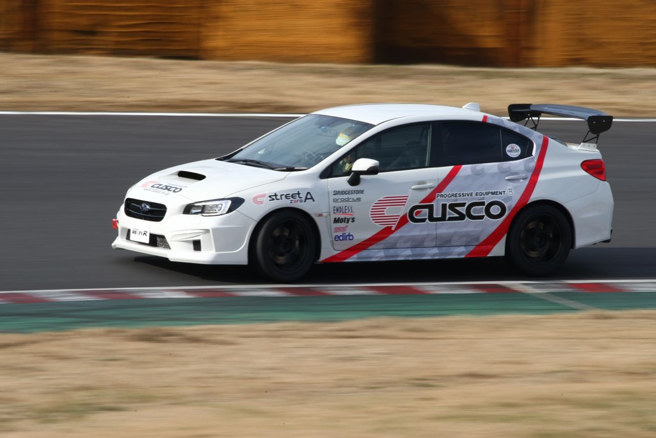 BS_RE71R_02 画像｜伝説のRE71復活! 『ポテンザRE71R』は新たな歴史を刻むか？ | clicccar.com