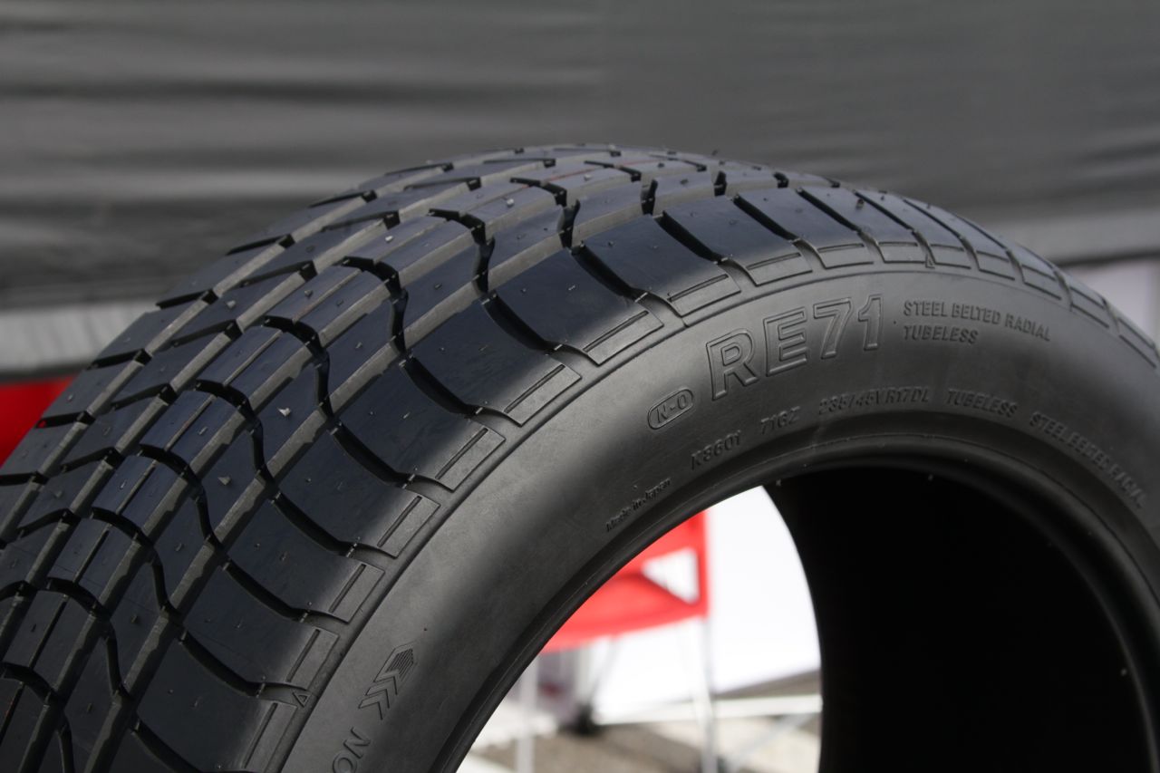 BS_RE71R_20 画像｜伝説のRE71復活! 『ポテンザRE71R』は新たな歴史を刻むか？ | clicccar.com