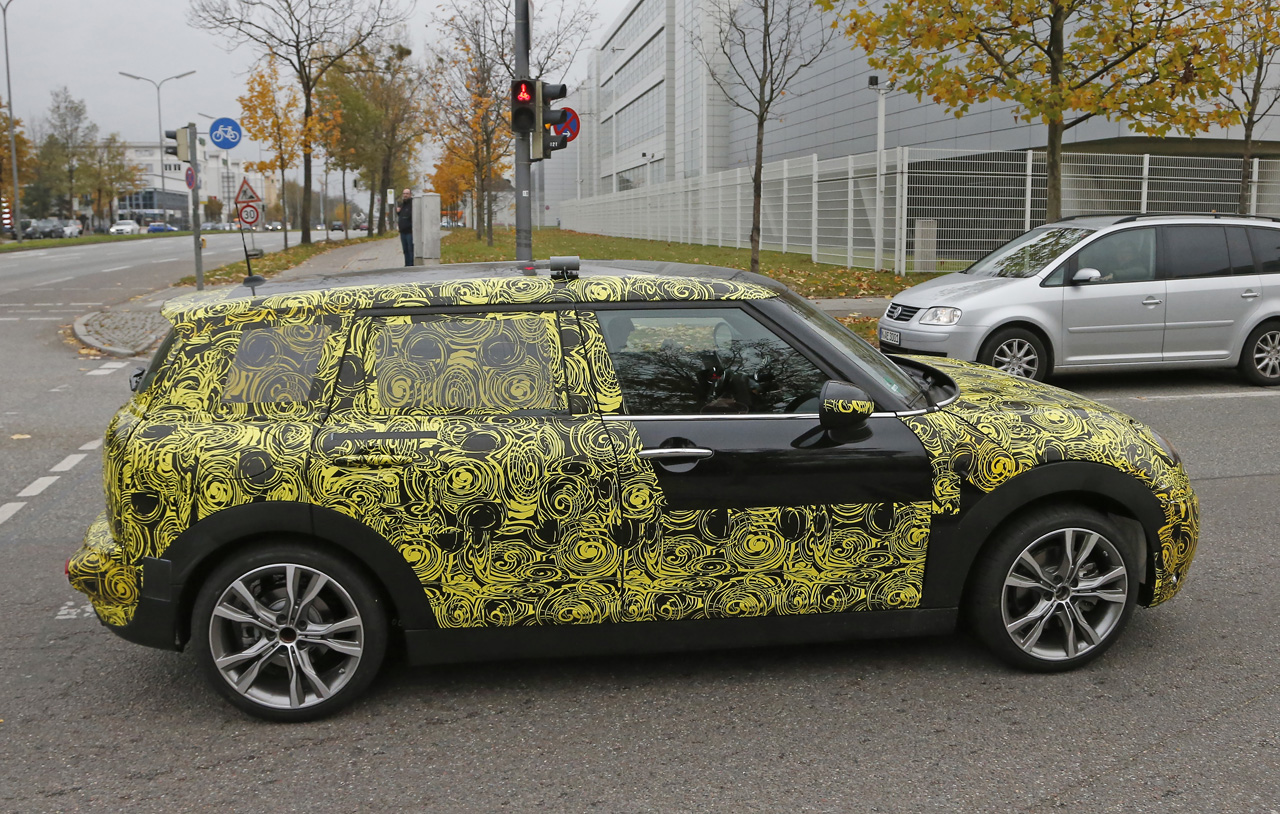 Mini Clubman 6 画像｜公開直前ミニ・クラブマンのインパネ公開! | clicccar.com