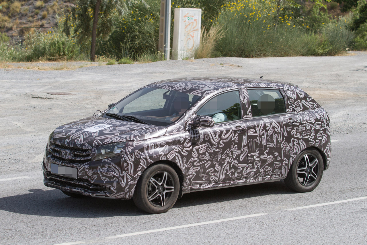 Lada_Xray_04 画像｜ロシアンSUV、ラーダX-RAYは日産ジュークベース! | clicccar.com