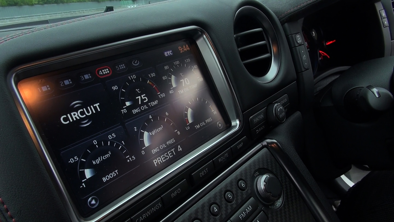 circuitmode 画像｜国内最高速対決が実現! レクサスLFAとGT-R NISMO速いのはどっち!? | clicccar.com