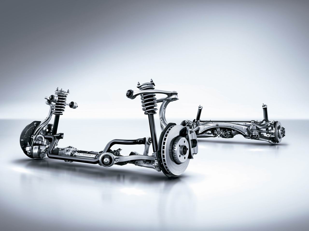 MB_Agility_Control 画像｜メルセデスの新型ミニバンは2.2Lディーゼルだけの設定で2016年1月発売 | clicccar.com