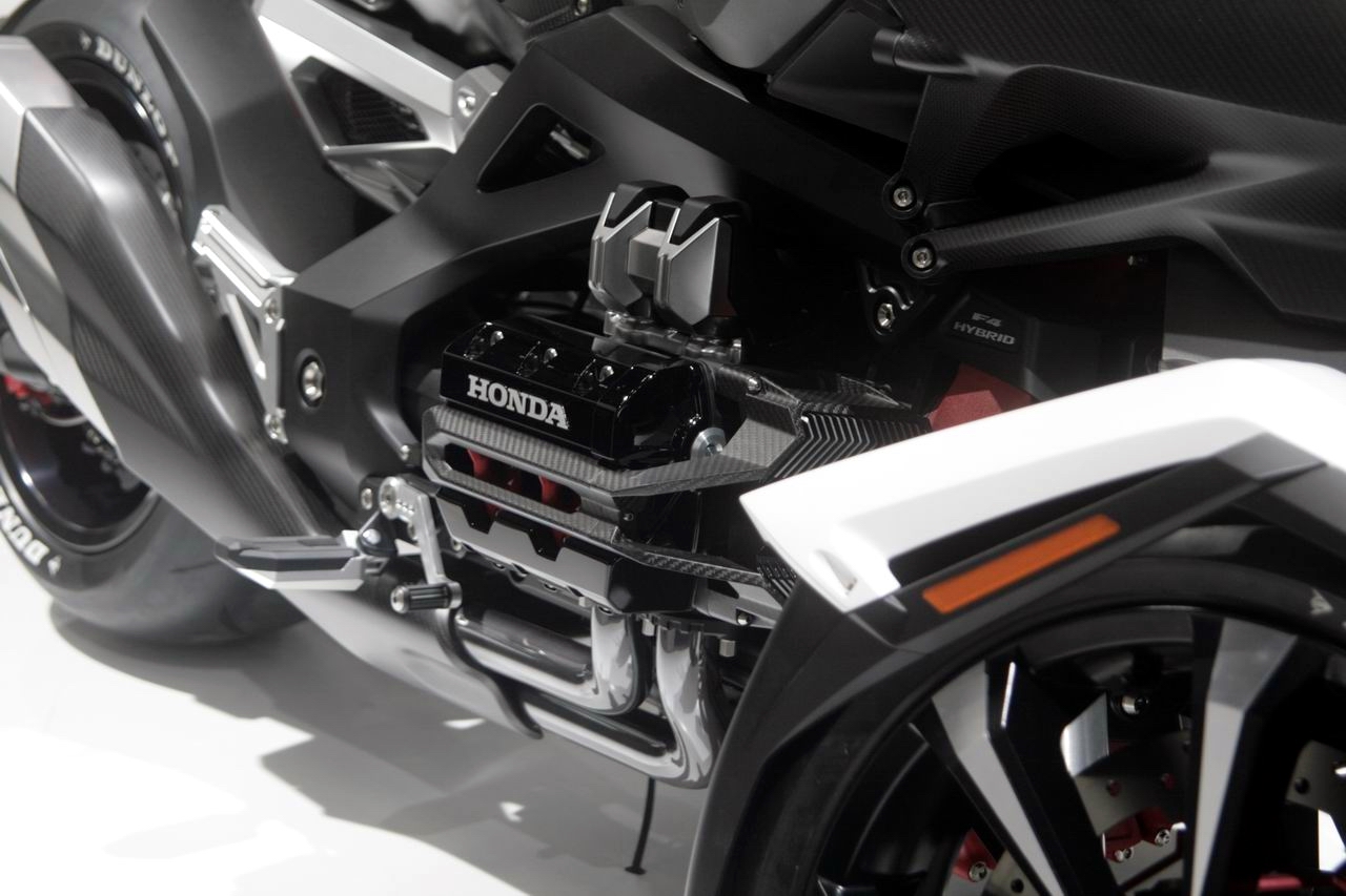 honda_tms201518 画像｜【東京モーターショー15】空と陸、二輪と四輪。ホンダの夢は融合し、実現する | clicccar.com