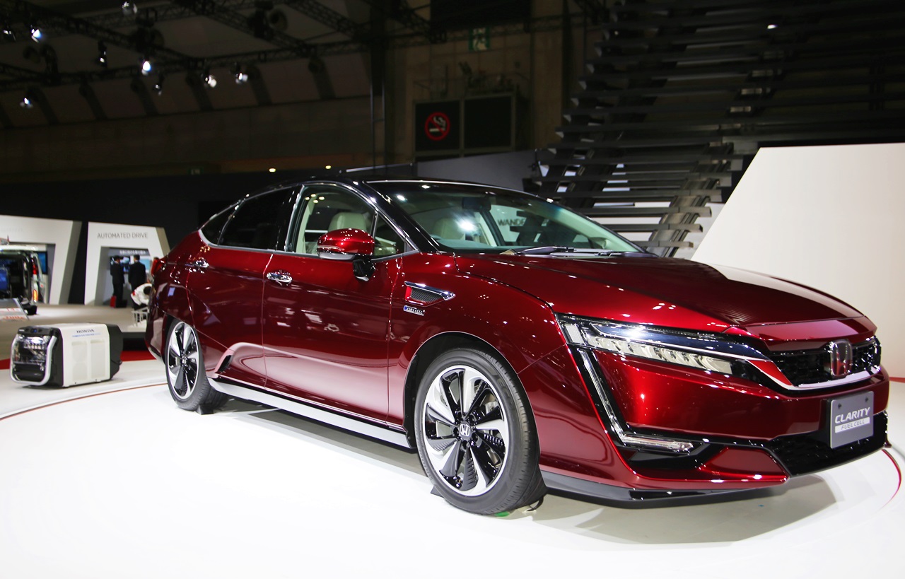 HONDA_FCV 画像｜【東京モーターショー15】日本はFCV、PHV、EV三位一体で環境対応をリードする! | clicccar.com