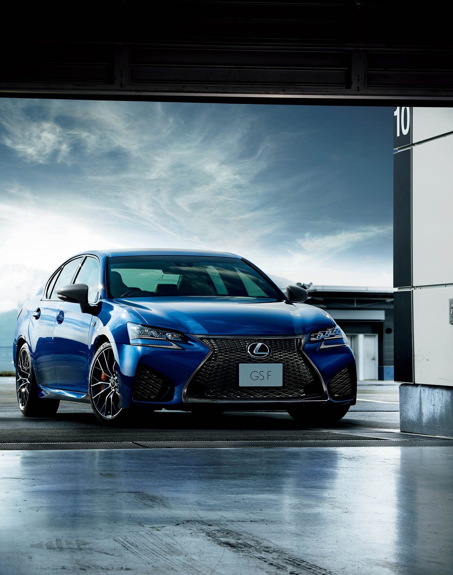 gsfj1511_003_s 画像｜1100万円のレクサスGS Fを新発売 | clicccar.com