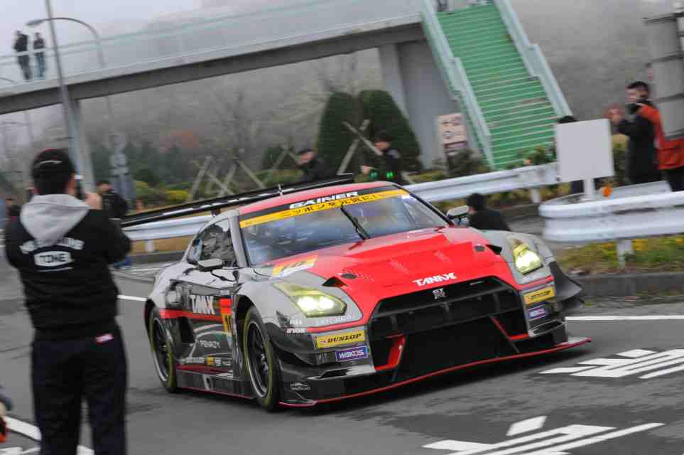 MH_HC_08 画像｜F1が観光道路の箱根ターンパイクを走る！ 衝撃のヒルクライムの全貌 | clicccar.com