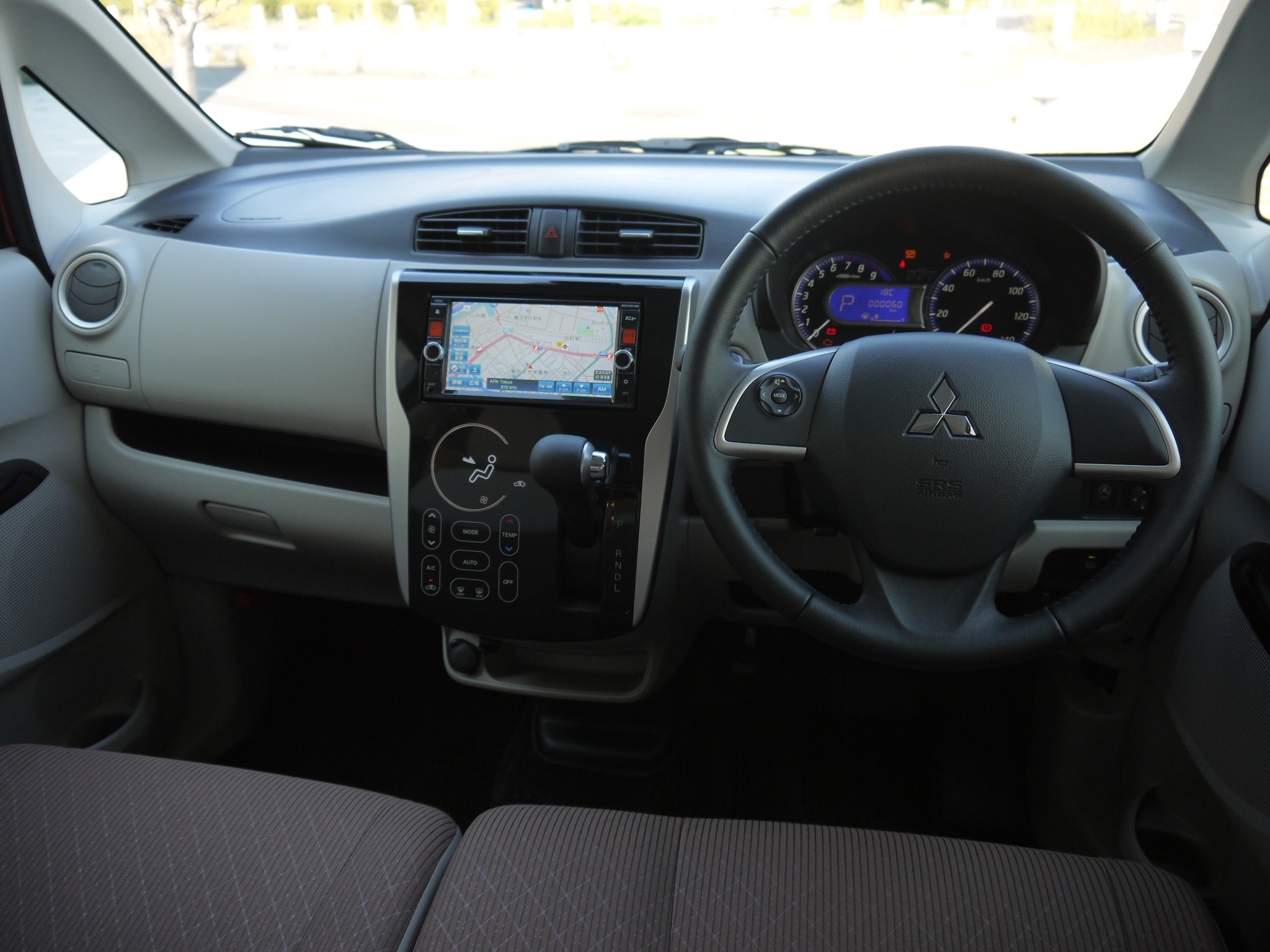 MITSUBISHI_EK_03 画像｜最新の安全装備を搭載しスタイリッシュに変身 ─ 三菱eKカスタム/eKワゴン画像ギャラリー ...