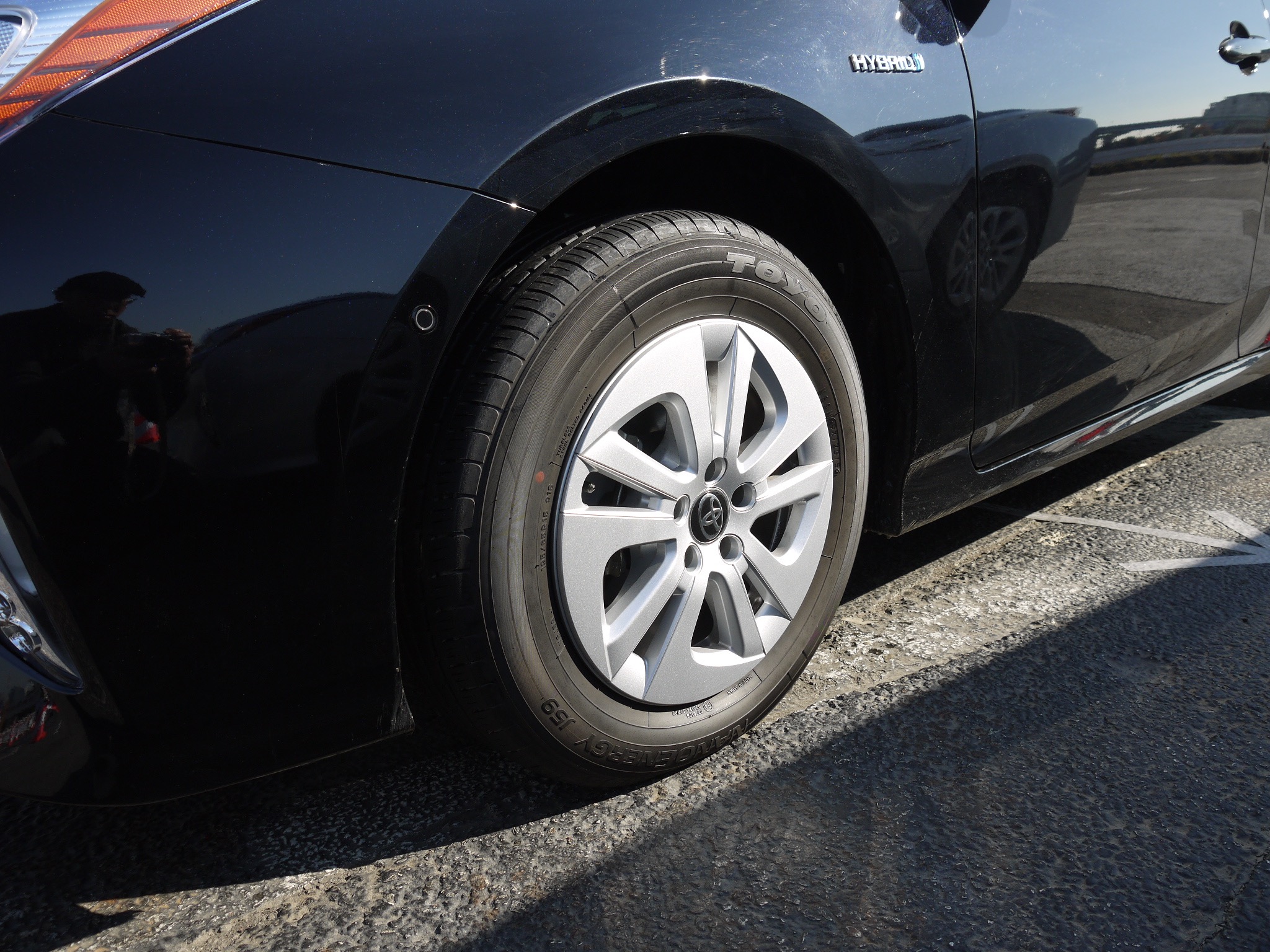 PRIUS_08 画像｜新型プリウスの納期は？ 受注台数は？ | clicccar.com