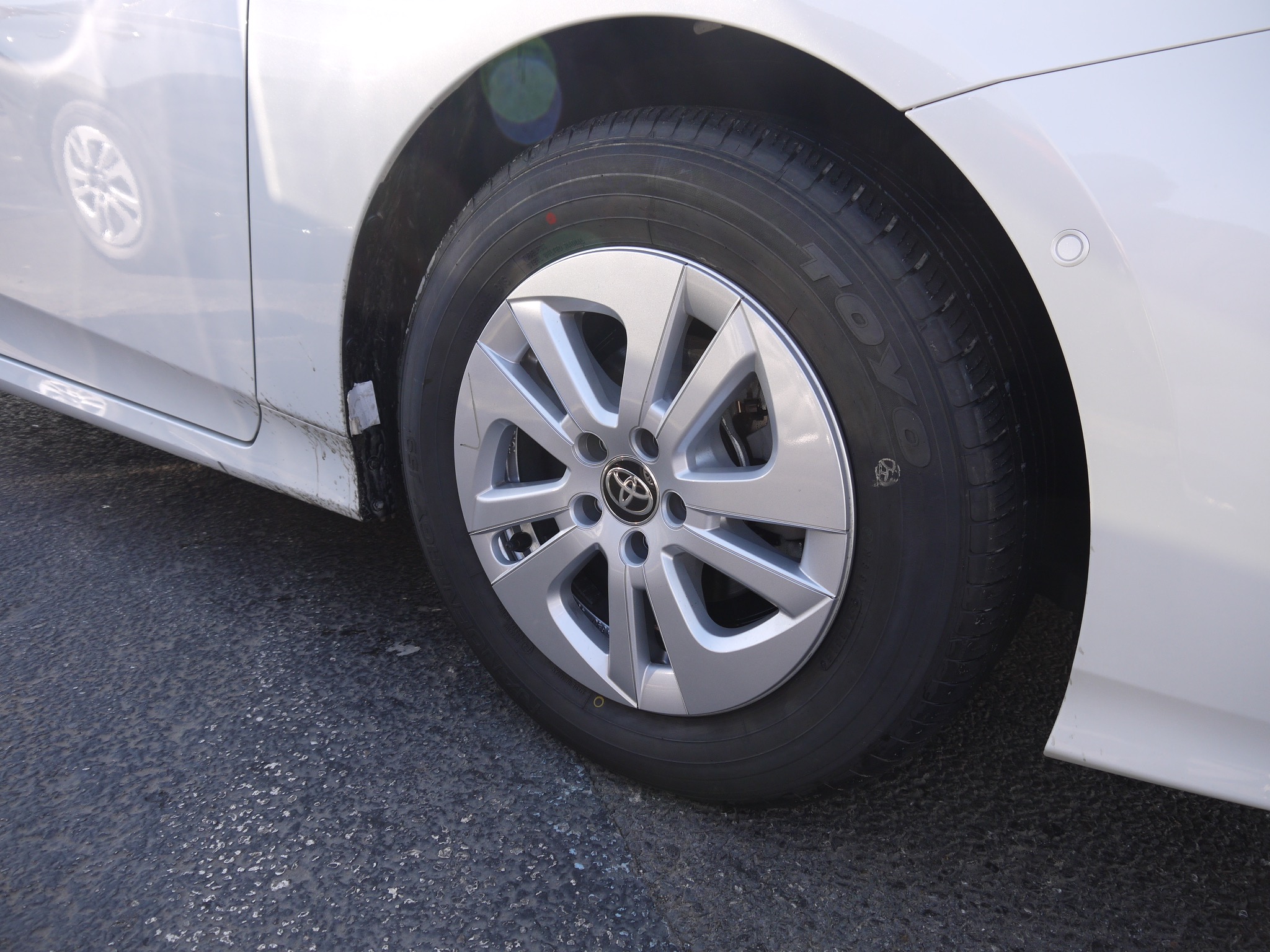 PRIUS_09 画像｜新型プリウスの納期は？ 受注台数は？ | clicccar.com