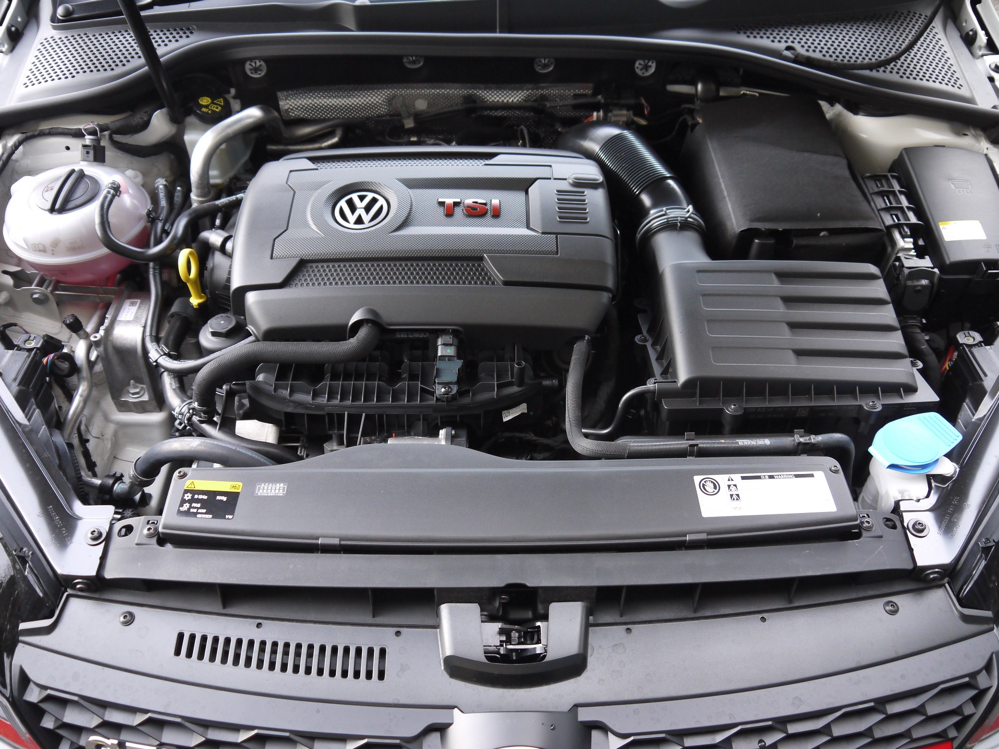 vw_golf_gti_02 画像｜走りの愉しさはMTモデルの追加で再加速！ ─ VW ゴルフ GTI・画像ギャラリー | clicccar.com