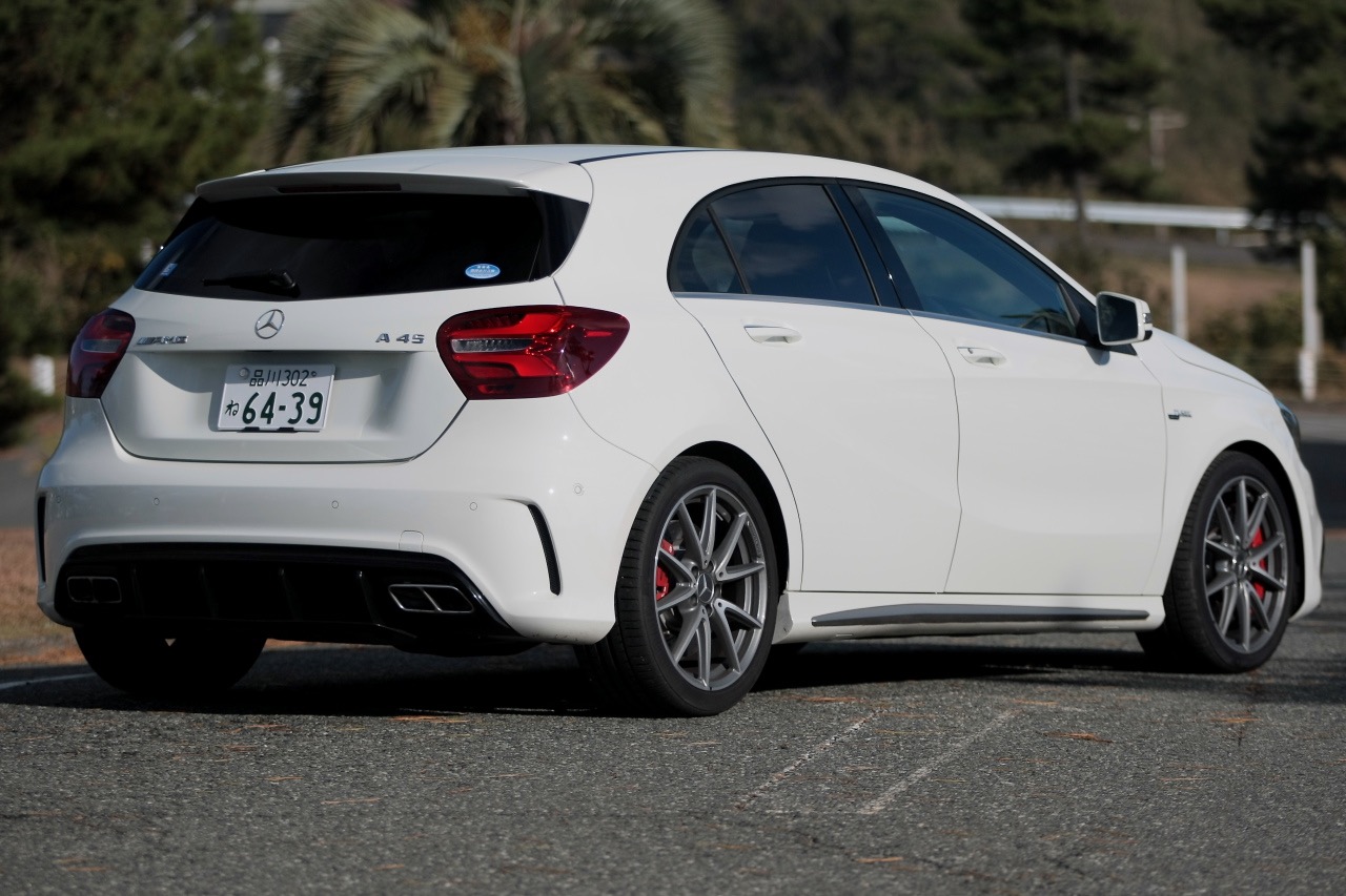 20151211MB A45AMG_015 画像｜ライバルを寄せ付けない圧倒的な存在感と走り ─「Mercedes-AMG A 45 ...