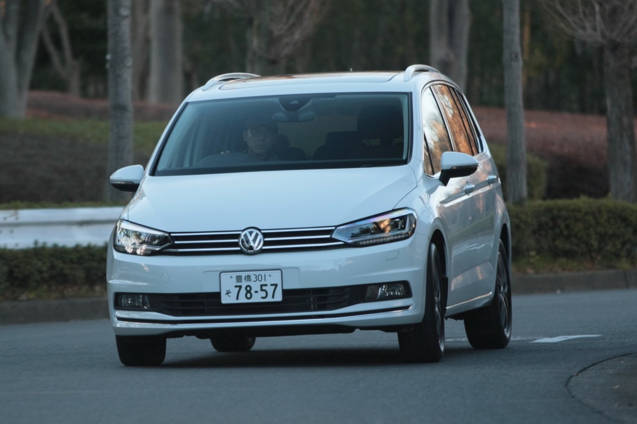 vw_golf_touran_03 画像｜フルモデルチェンジした新型ゴルフ・トゥーランの魅力とは？ | clicccar.com