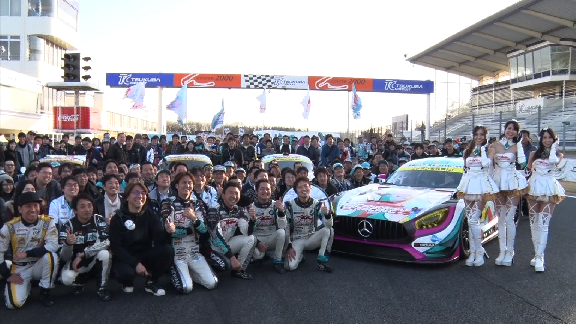 gt22 画像｜SUPER GTチャンピオンマシンがガチバトル | clicccar.com