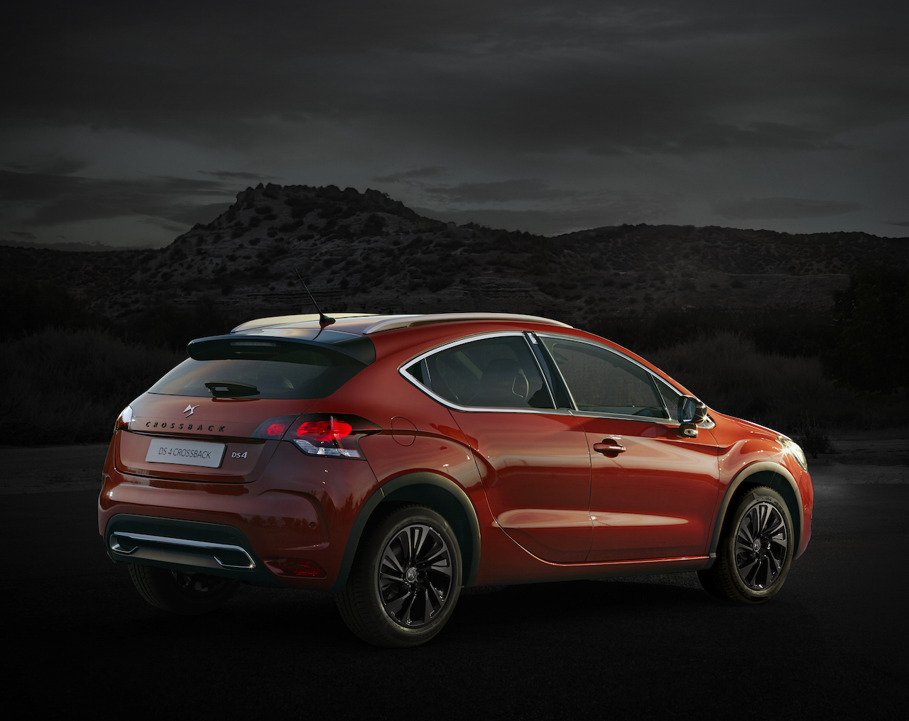 160401_DS4_Crossback2 画像｜マイナーチェンジでDS 4に追加されたSUVモデル ─ DS 4・DS 4 ...