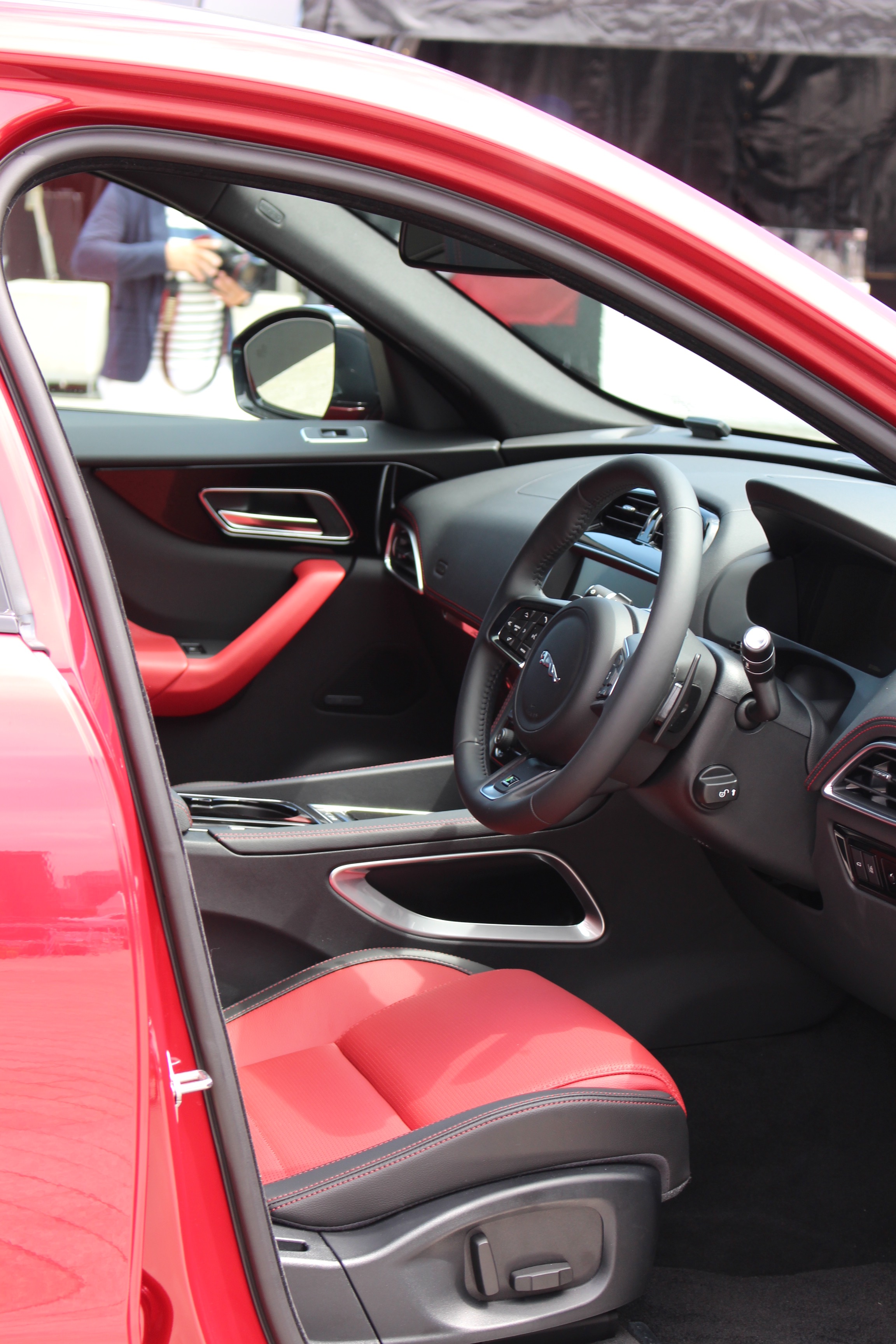 F-PACE_22 画像｜SUVに「Fタイプ」の要素を採り入れたスポーツへのこだわり ─「F-PACE」画像ギャラリー | clicccar.com