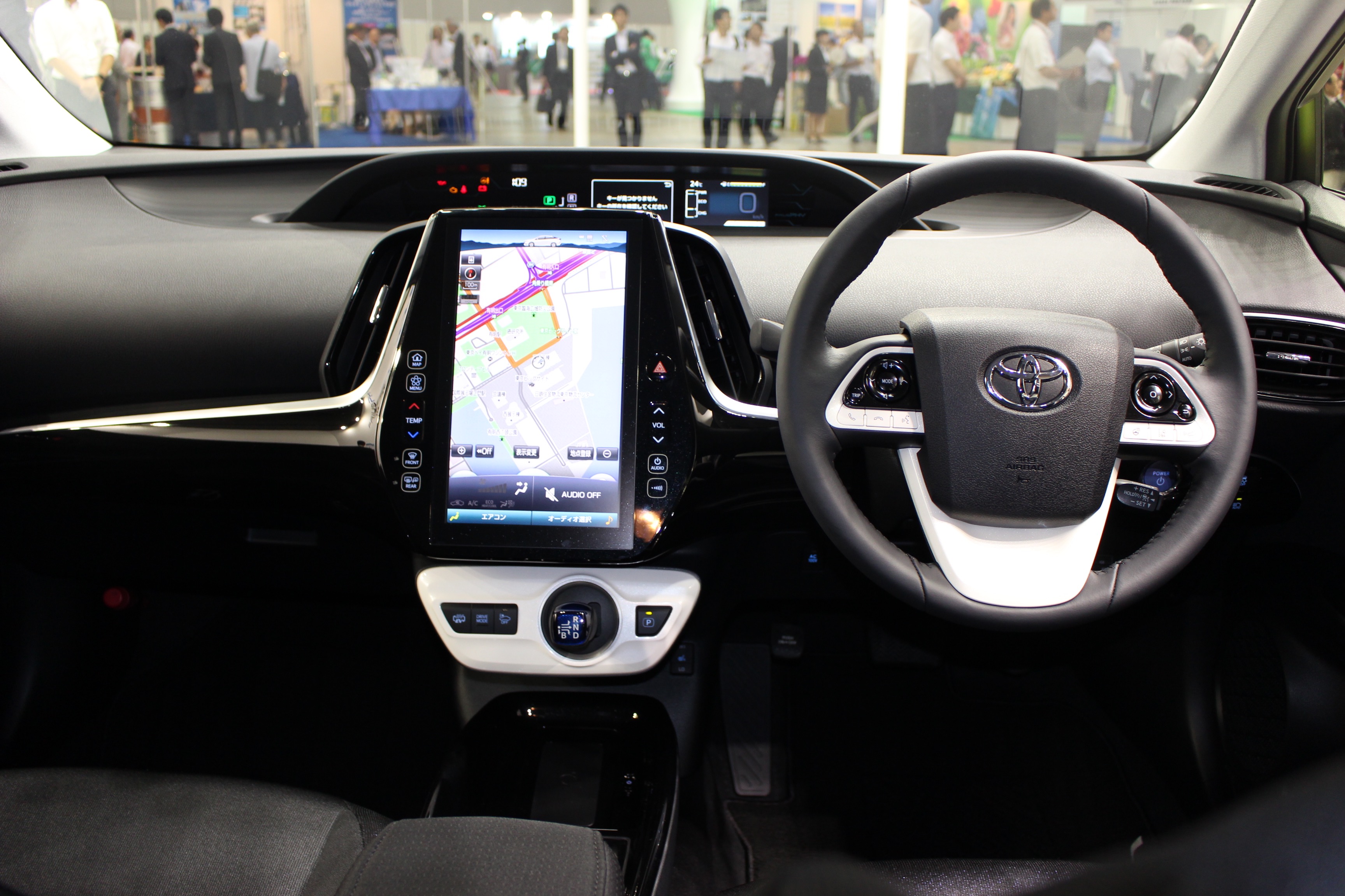 PRIUS_PHV_11 画像｜新しいプリウスPHVは4人乗り ─ トヨタ「プリウスPHV」画像ギャラリー | clicccar.com