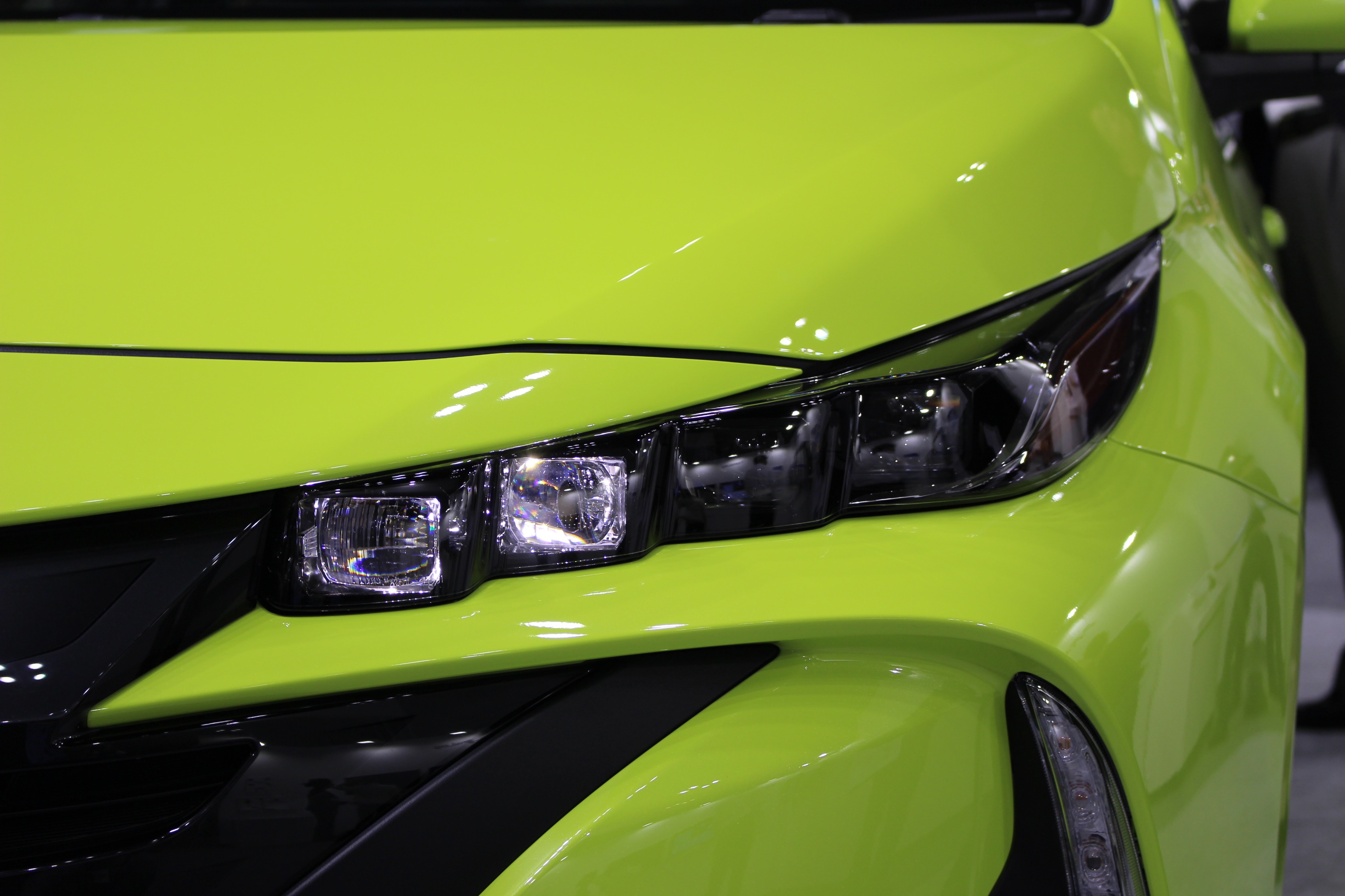 PRIUS_PHV_16 画像｜新しいプリウスPHVは4人乗り ─ トヨタ「プリウスPHV」画像ギャラリー | clicccar.com