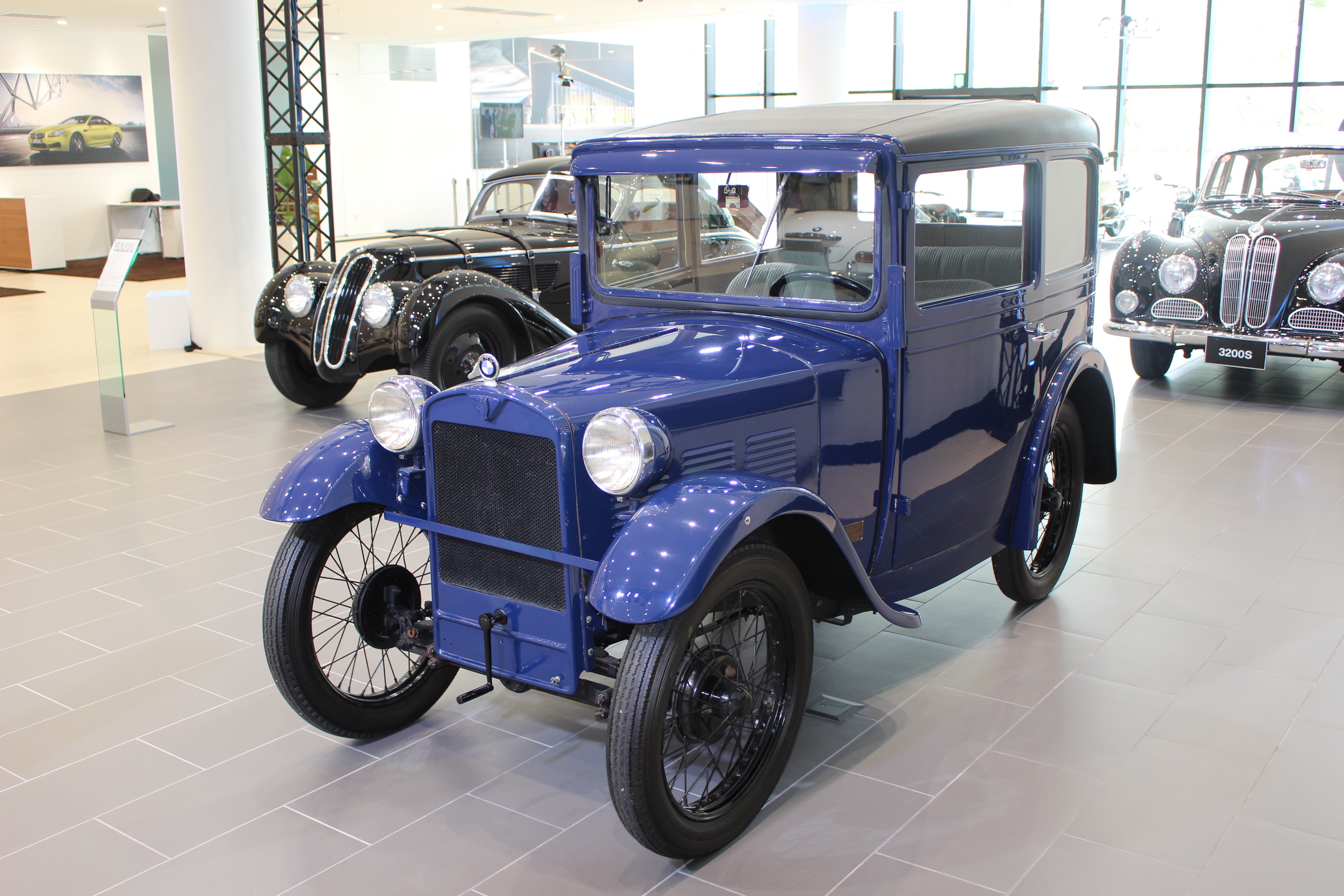 BMW_01 画像｜BMW100周年を彩ってきた名車が「BMW GROUP Tokyo Bay」に集結！ | clicccar.com
