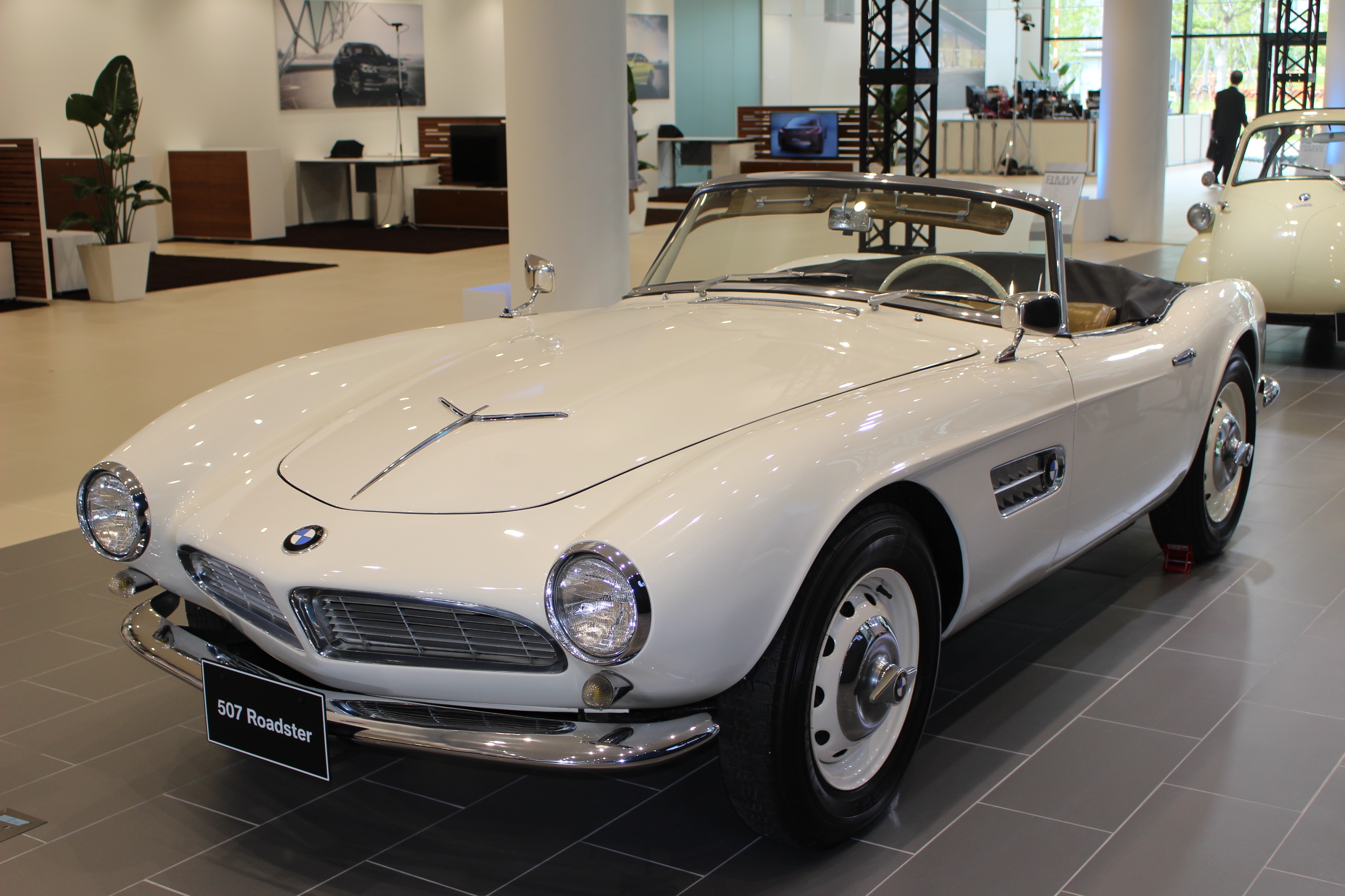 BMW_05 画像｜BMW100周年を彩ってきた名車が「BMW GROUP Tokyo Bay」に集結！ | clicccar.com