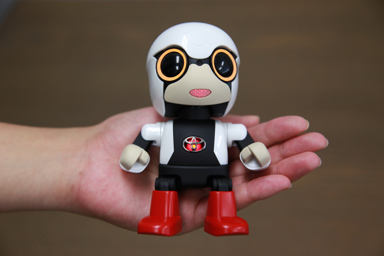 20160927Toyota KIROBO_mini018 画像｜トヨタのコミュニケーションパートナー「キロボミニ」価格3万9800円で発売 ...
