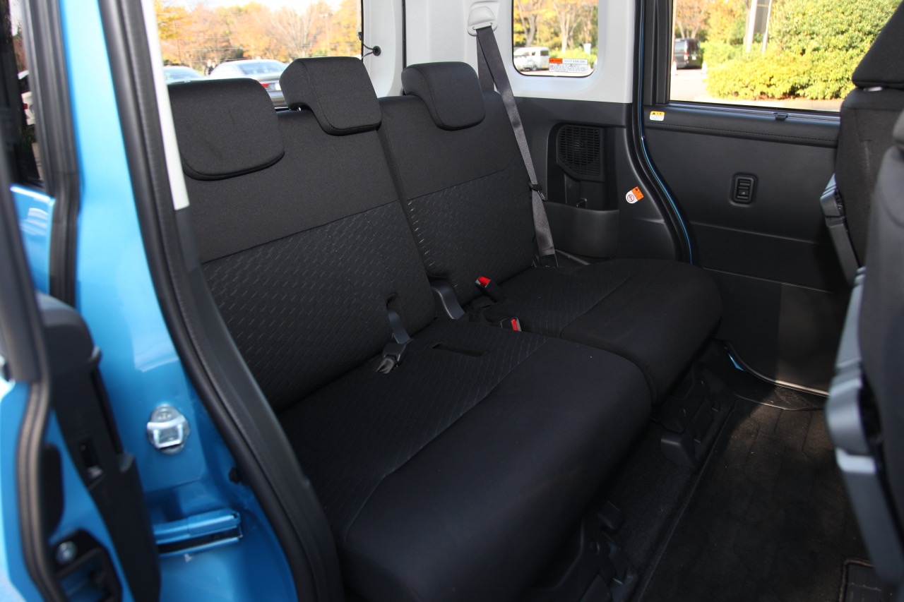 20161130thor_roomy_tank_080 画像｜ダイハツ・トール、トヨタ・ルーミー／タンクの後席と荷室の実用性は ...