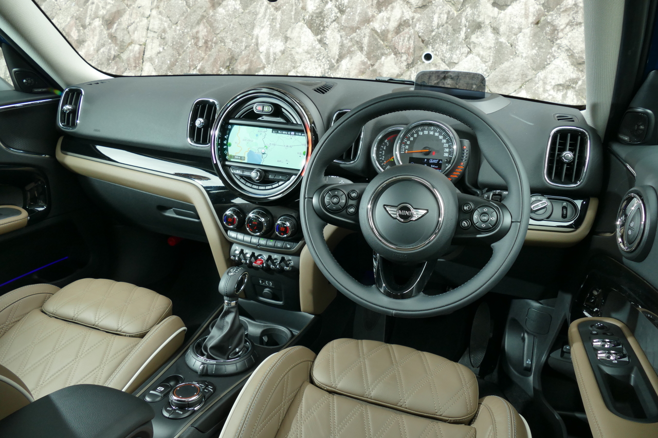 20170427MINI Crossover_061 画像｜大きくなっただけでない、パッシブセーフティの充実もMINIクロスオーバーの特徴 ...