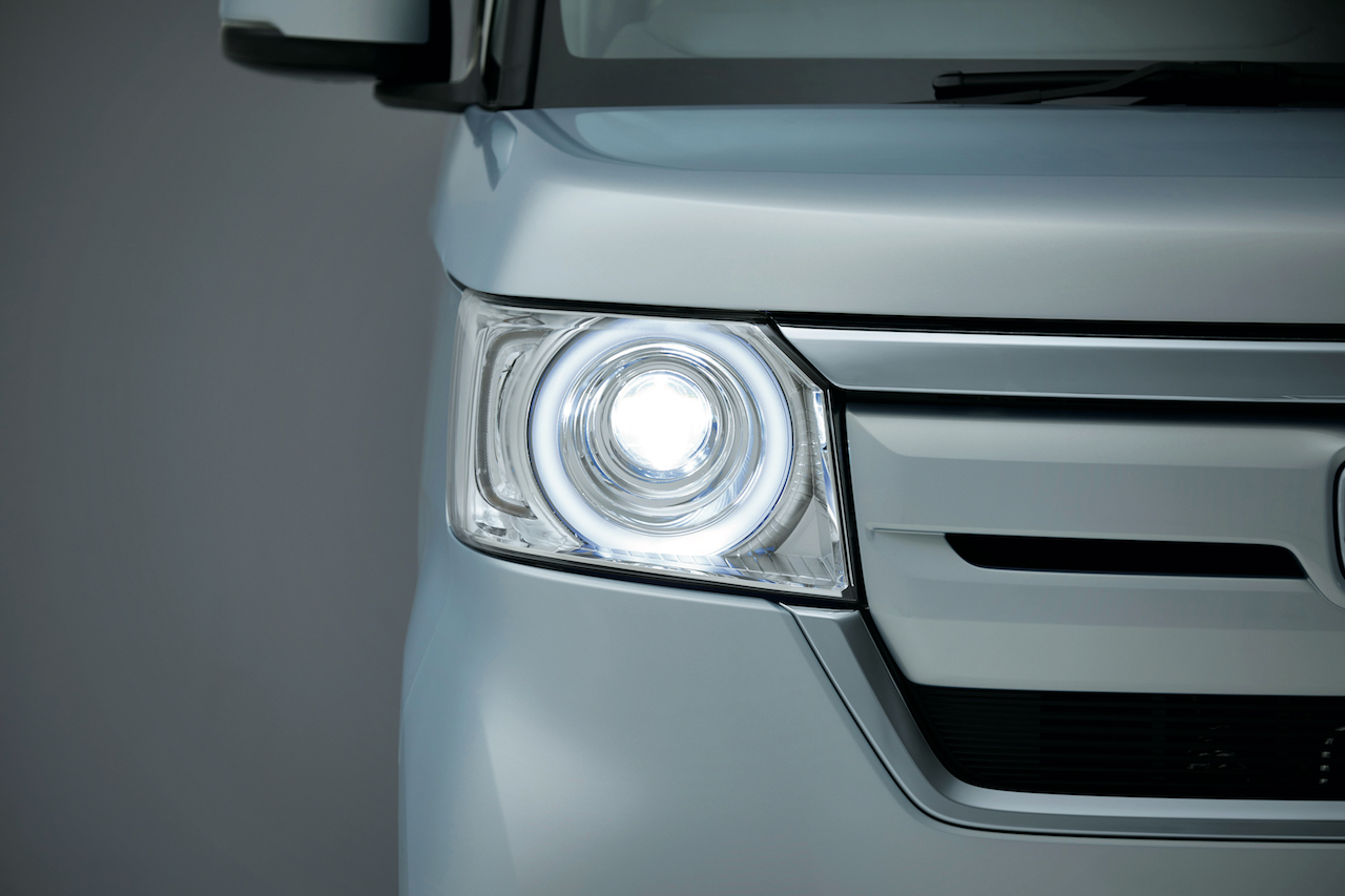 4170831-n-box_033H 画像｜200万円超えグレードもある新型ホンダ・N-BOXの進化ポイントは？ | clicccar.com