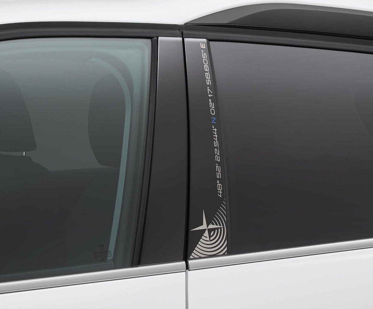 171010_2008_CROSSCITY_07 画像｜【新車】オンロードもオフロードも走りを楽しめる「PEUGEOT 2008 ...