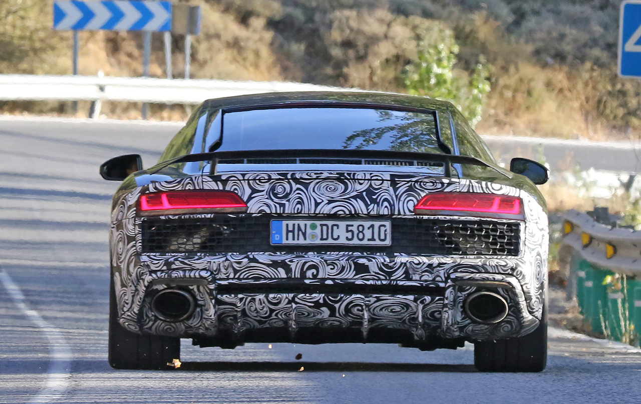 Audi R8 GT 13 画像｜アウディ最速モデル「R8 GT」復活!? 楕円ツインエキゾーストや新設計ディフューザーを備えたリアビューを ...