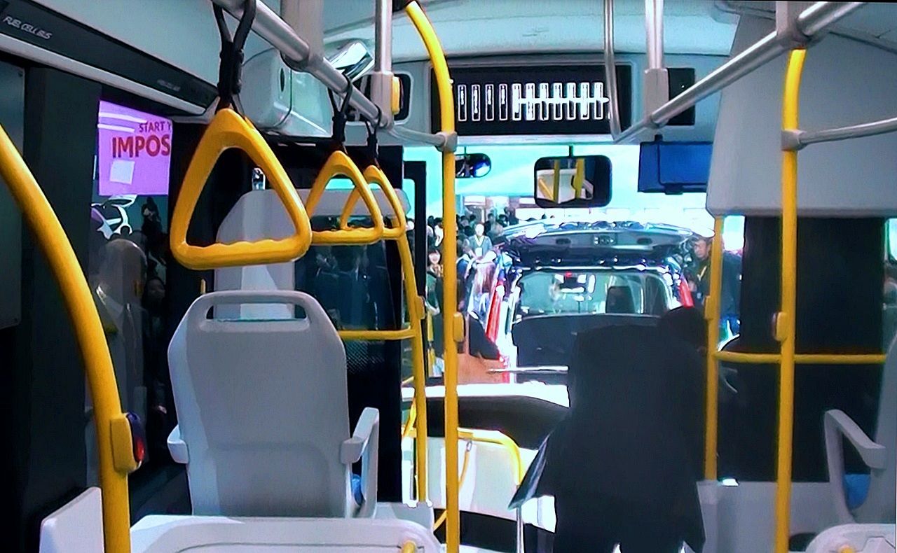 TOYOTA_FC-BUS 画像｜トヨタが「自動横付け機能」搭載のFCバスを2018年に発売、 東京五輪に向け都内に100台以上導入【東京 ...