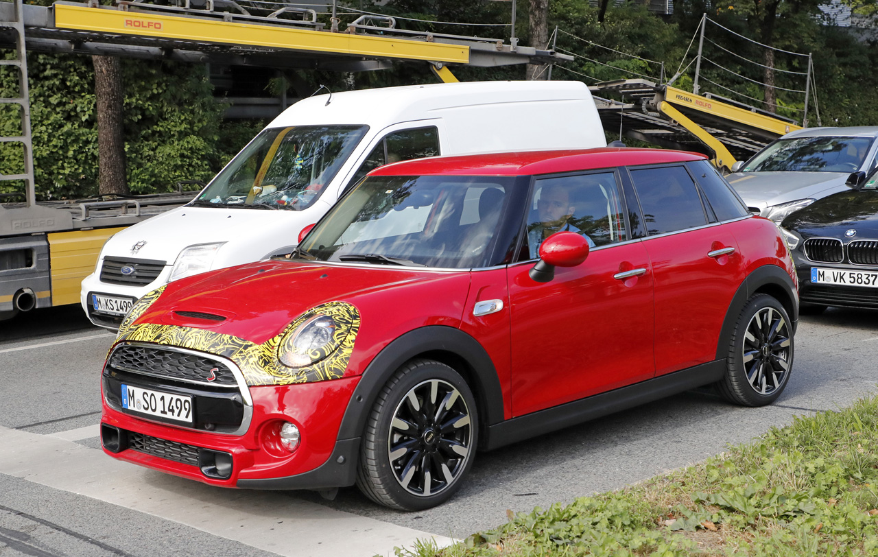 Mini Cooper 5-d facelift 2 画像｜MINIクーパーS改良型、DCTや新ターボシステム搭載など「ボンネットの中」を大改良 | clicccar.com