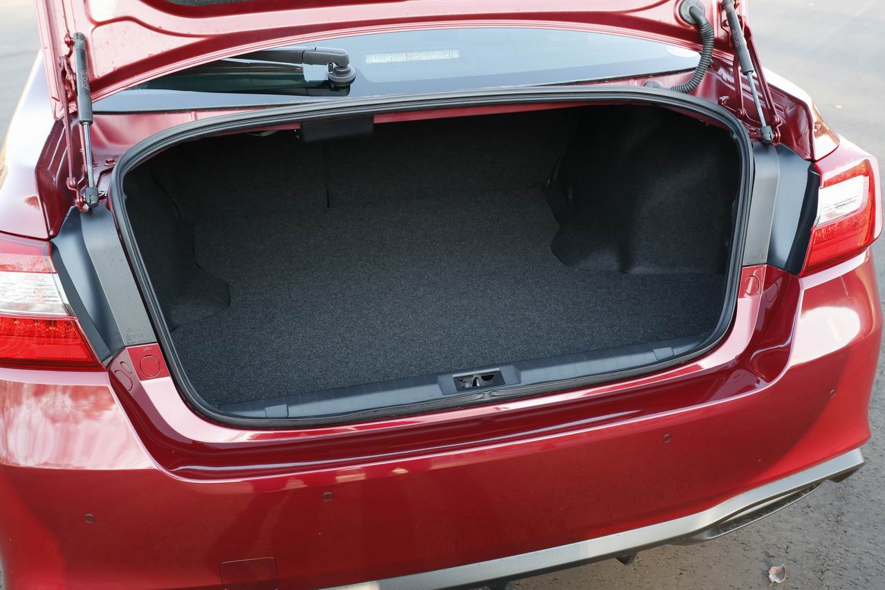 legacy_B4_ap-D0035 画像｜【新車試乗】最北端のテストコースで再確認。スバル・レガシィはやっぱりフラッグシップモデルだ ...