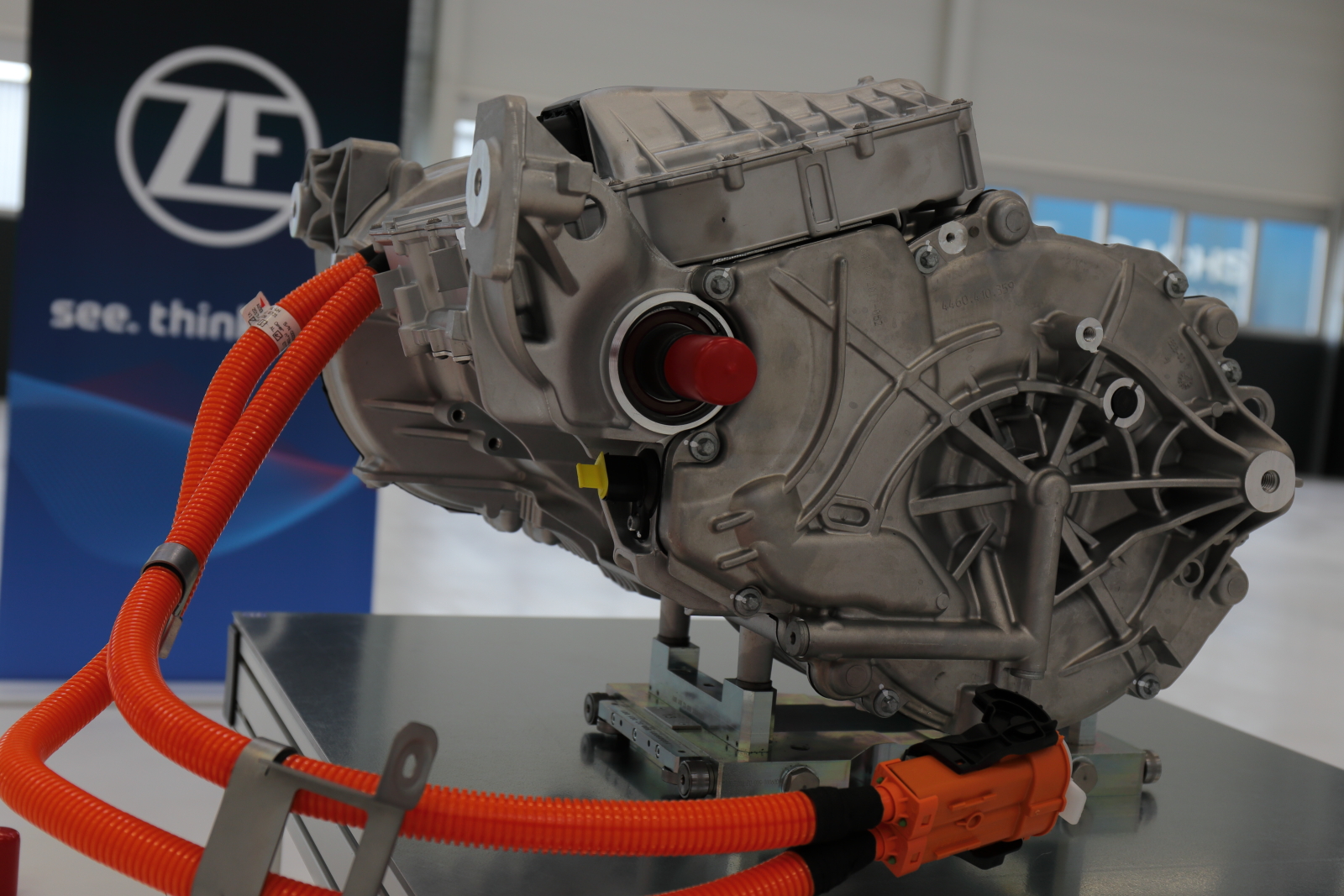 unit1 画像｜電気自動車向け電動ドライブモジュール「eVD2」の生産を開始したZF | clicccar.com