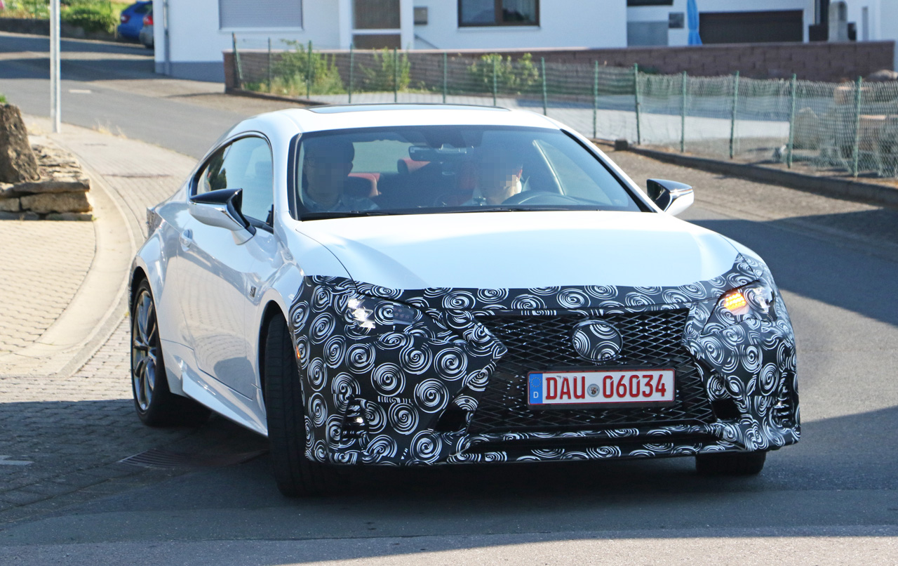 Lexus RC facelift 7 画像｜フェイスリフトで「LC顔」になる!? レクサス・RCの改良型をキャッチ | clicccar.com