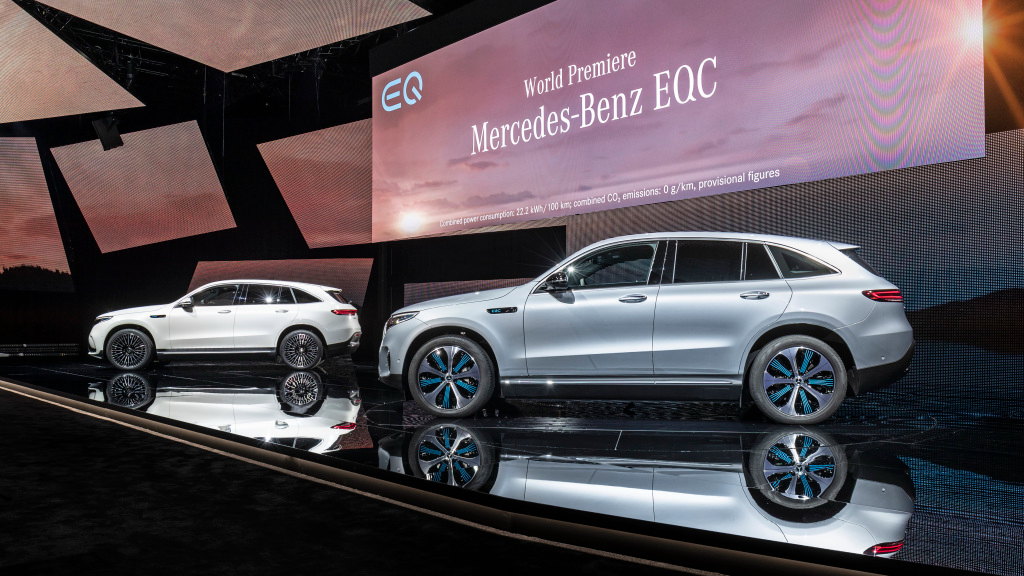 20180907MB EQC_039 画像｜メルセデスベンツ初の市販EV「EQC」前後席に座った印象はCクラスワゴン!? 日本発売は2020年か | clicccar.com