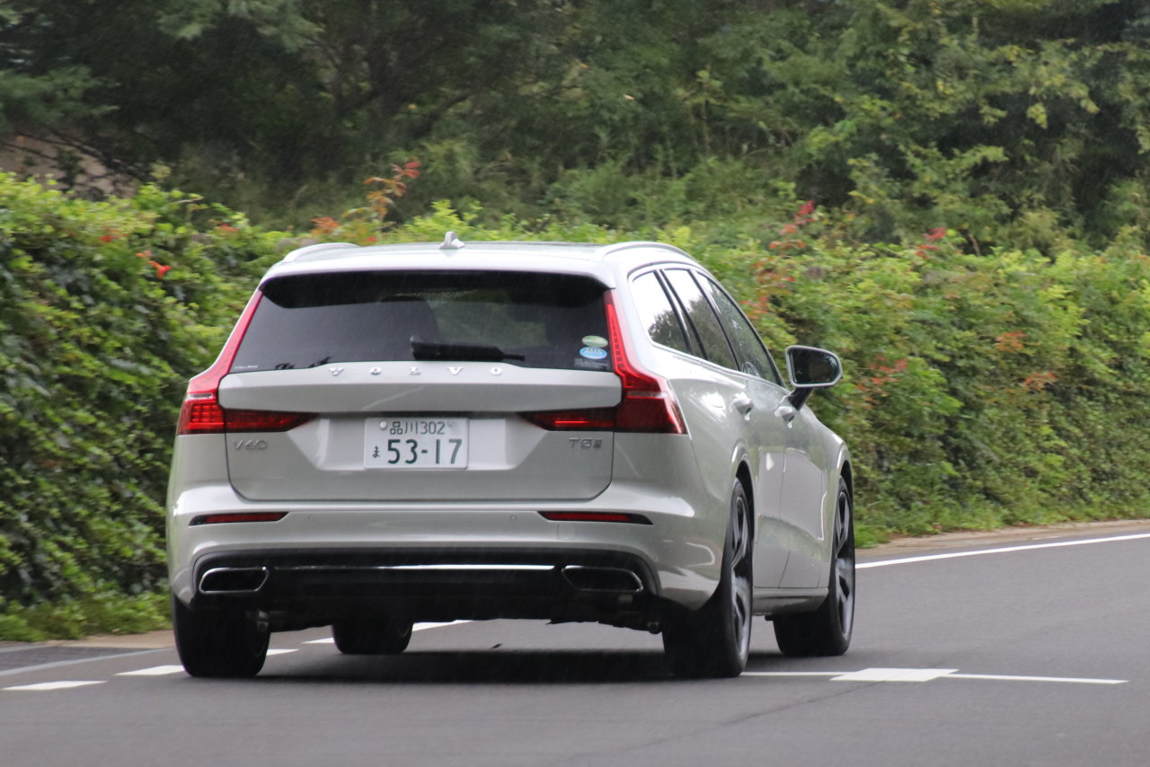 20180913VOLVO V60_080 画像｜【新型ボルボ・V60登場】スタイリッシュさにあふれつつも高い実用性を確保。さらに走りは ...