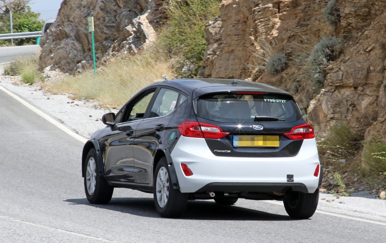 Ford B-SUV Mule 11 画像｜噂の次世代EVか？ 新型コンパクトSUVか？ フォードの謎の開発車両をキャッチ ...