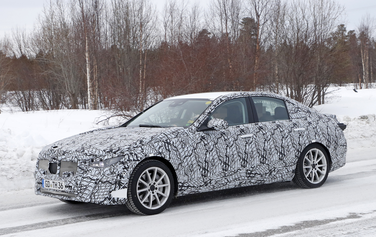 Mercedes C Class PHEV 3 画像｜メルセデス・ベンツ 新型CクラスのPHEVモデルを初スクープ！EV走行距離は驚異の ...